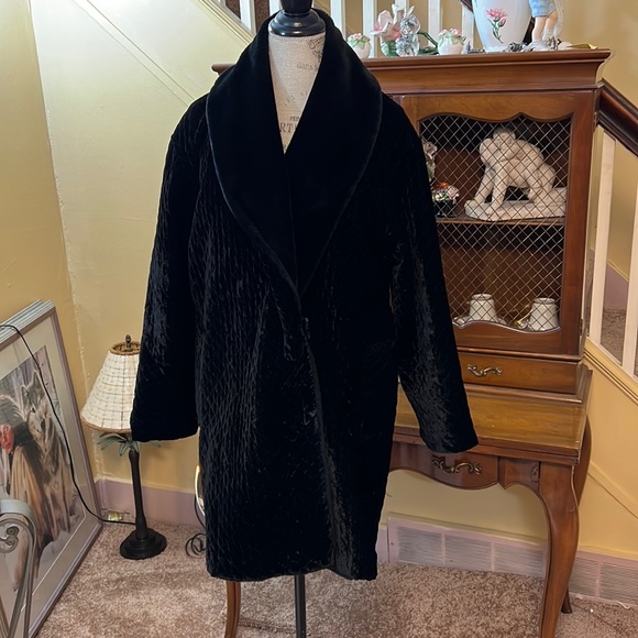 jaeger | Jackets & Coats | Jaeger Vintage Black Quilted Dress Coat Made ...